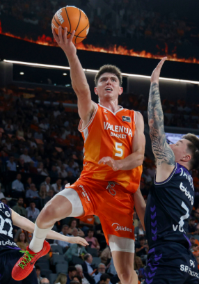 Valencia comes back from 13 points down to beat Bilbao in the playoffs ...