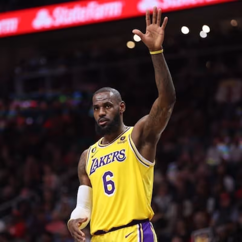 LeBron James tranquiliza a sus fans sobre la lesión que arrastra en el ...