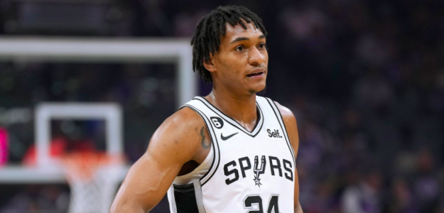 Mercado NBA: Los Spurs le pagan un pastizal a Devin Vassell para que ...