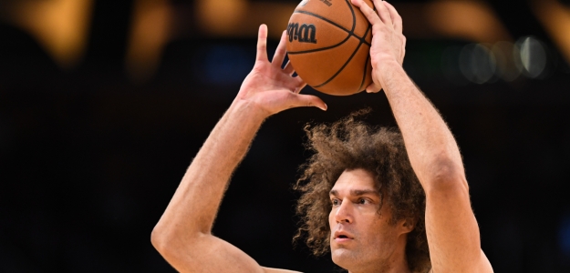 Mercado NBA: Milwaukee Bucks manda a los Kings a Robin Lopez, que se ...