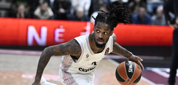 Paris Lee cerca del AS Mónaco