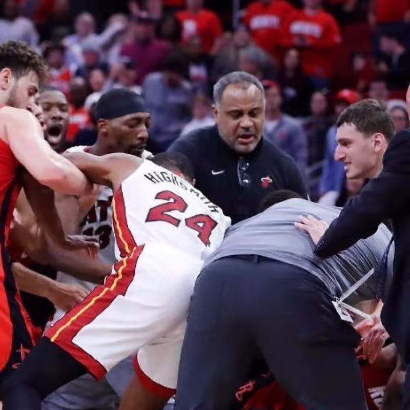 6 ejections in the last Miami Heat vs Houston Rockets game ...