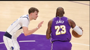 This is the amazing comparison between LeBron James and Cooper Flagg in ...